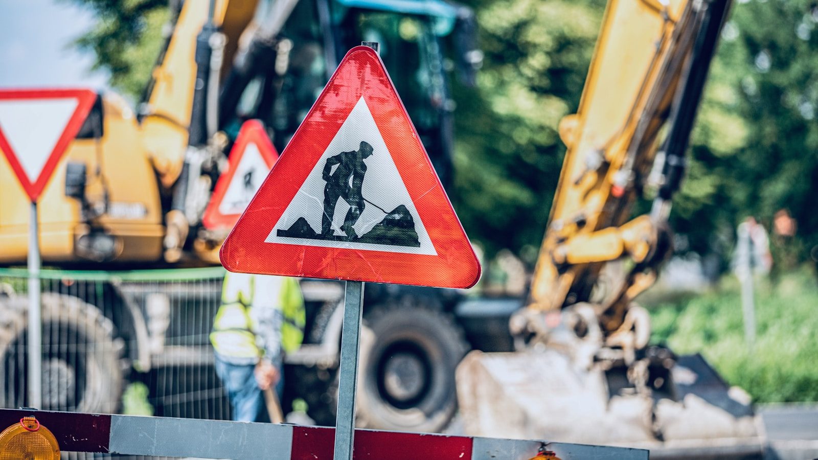 Traffic management arrangements – Wildmoor Roundabout from 23.06.2026 ...
